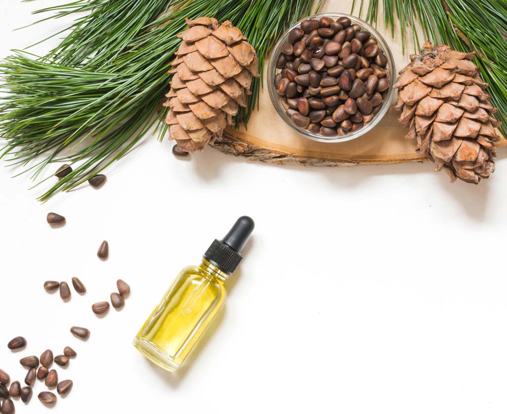 7 Benefits of Cedarwood Oil (Infographic)