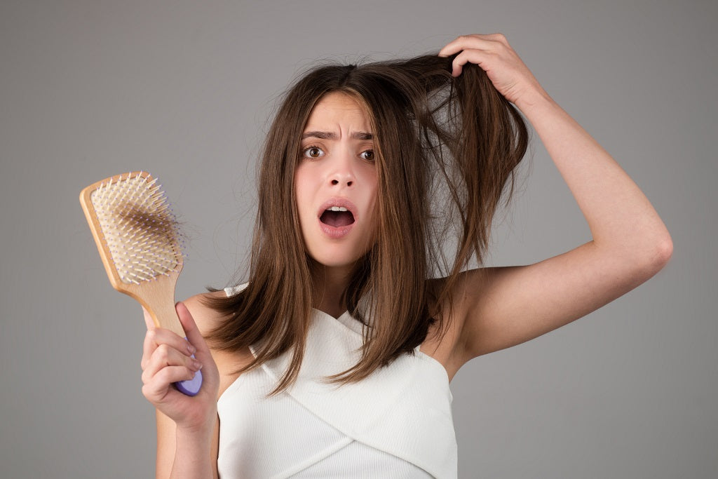 Hair Loss in Men and Women : What is the difference? | Anveya